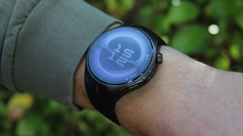 Huawei Watch 5 review: Stunning hardware with customary frustrations ...