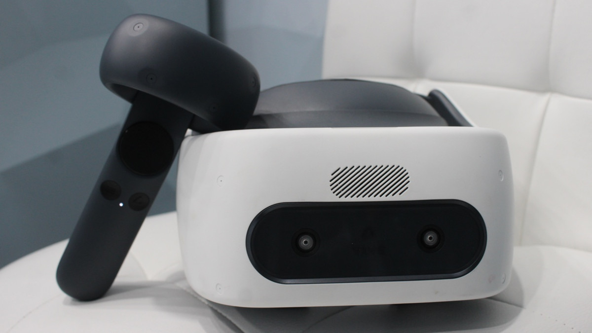 Vive Focus Plus first look: Standalone VR with a big control boost ...