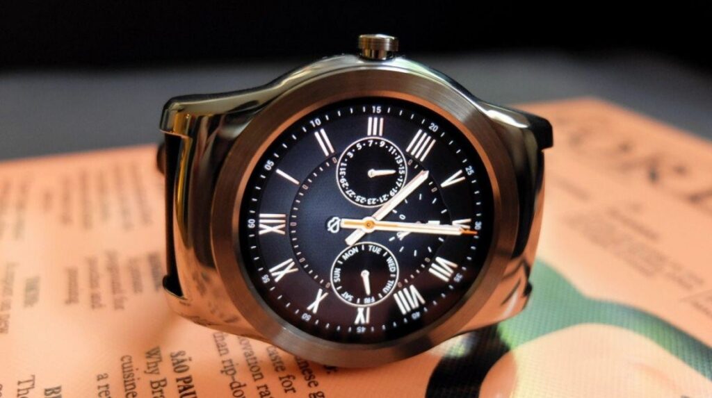 Round v square faced smartwatches: We ask the experts which is best ...