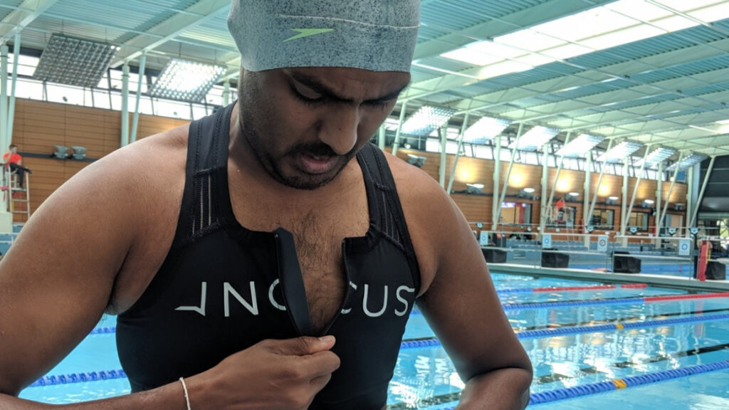 I studied my swimming technique with a wearable that lives on your back ...